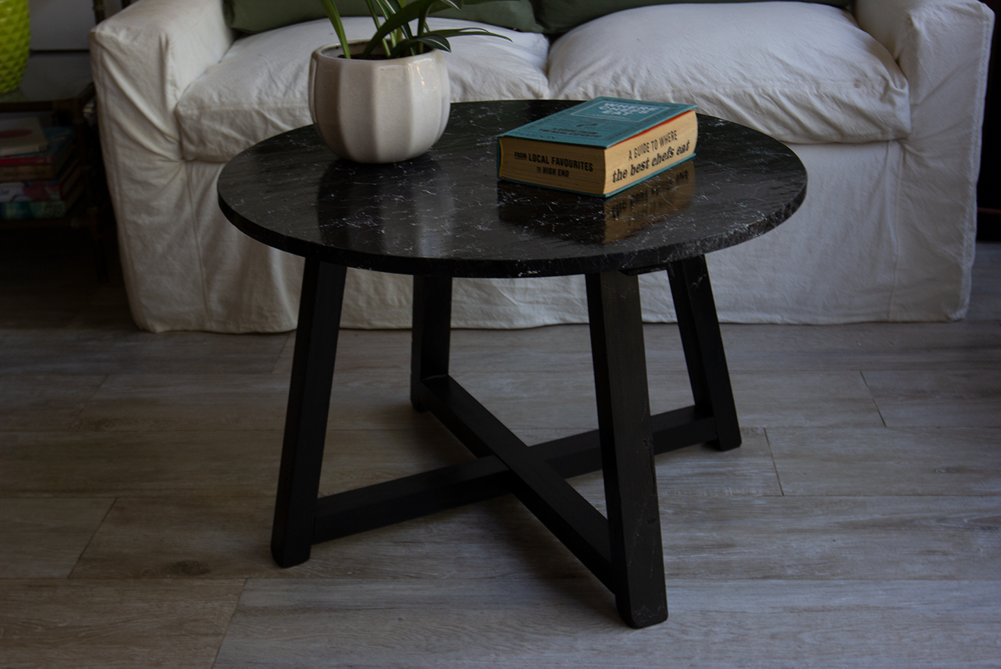 Transforma la madera en mármol con un aerosol | Rust-Oleum Costa Rica